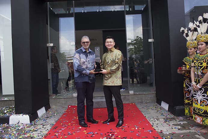 DCVI Resmikan Diler Baru Star Wagen Indonesia di Balikpapan ...